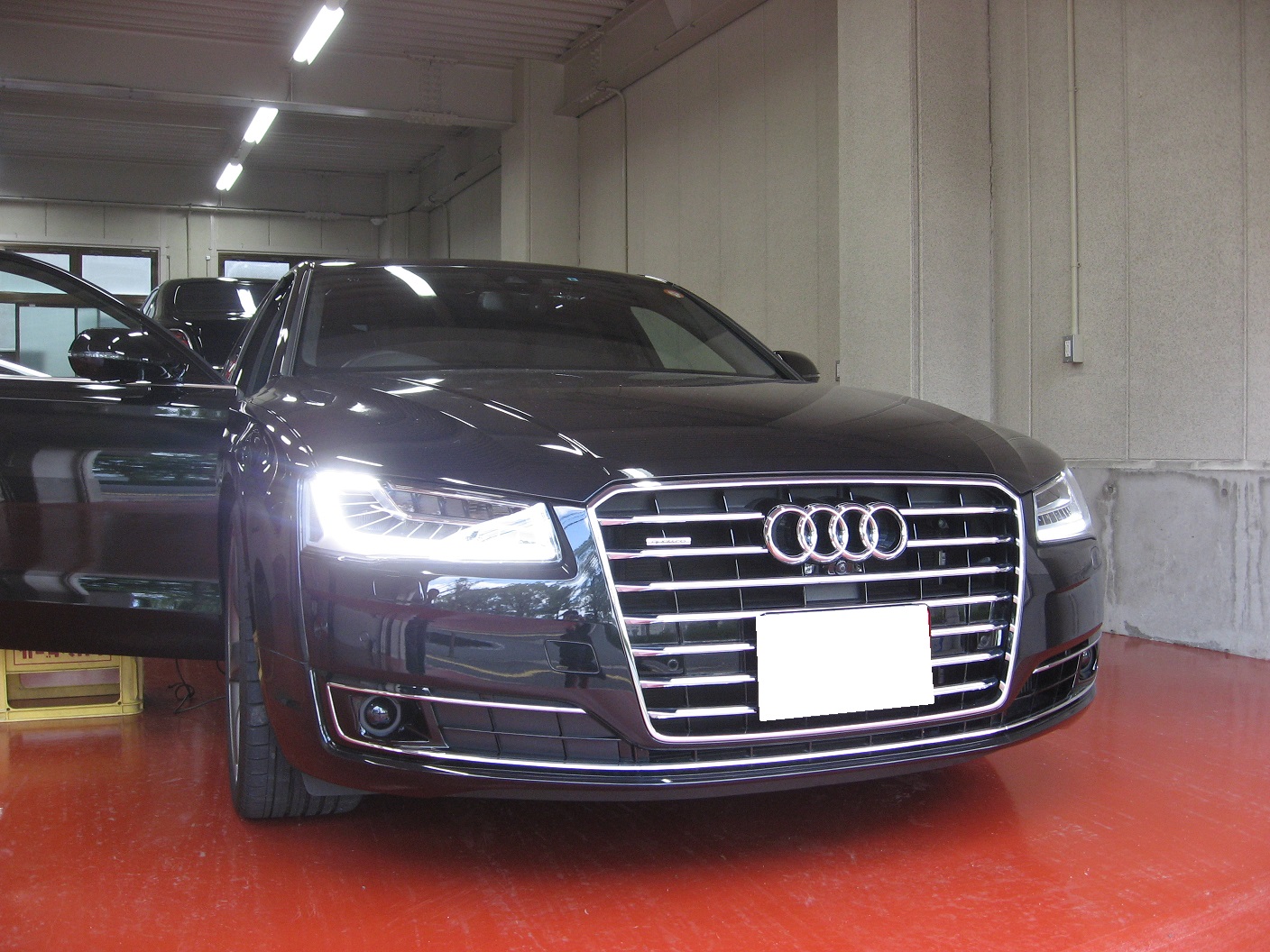 AUDI A8（4h）デイライトコーディング | 広島の自動車整備・タイヤ交換・タイヤ預かりは「S.A」