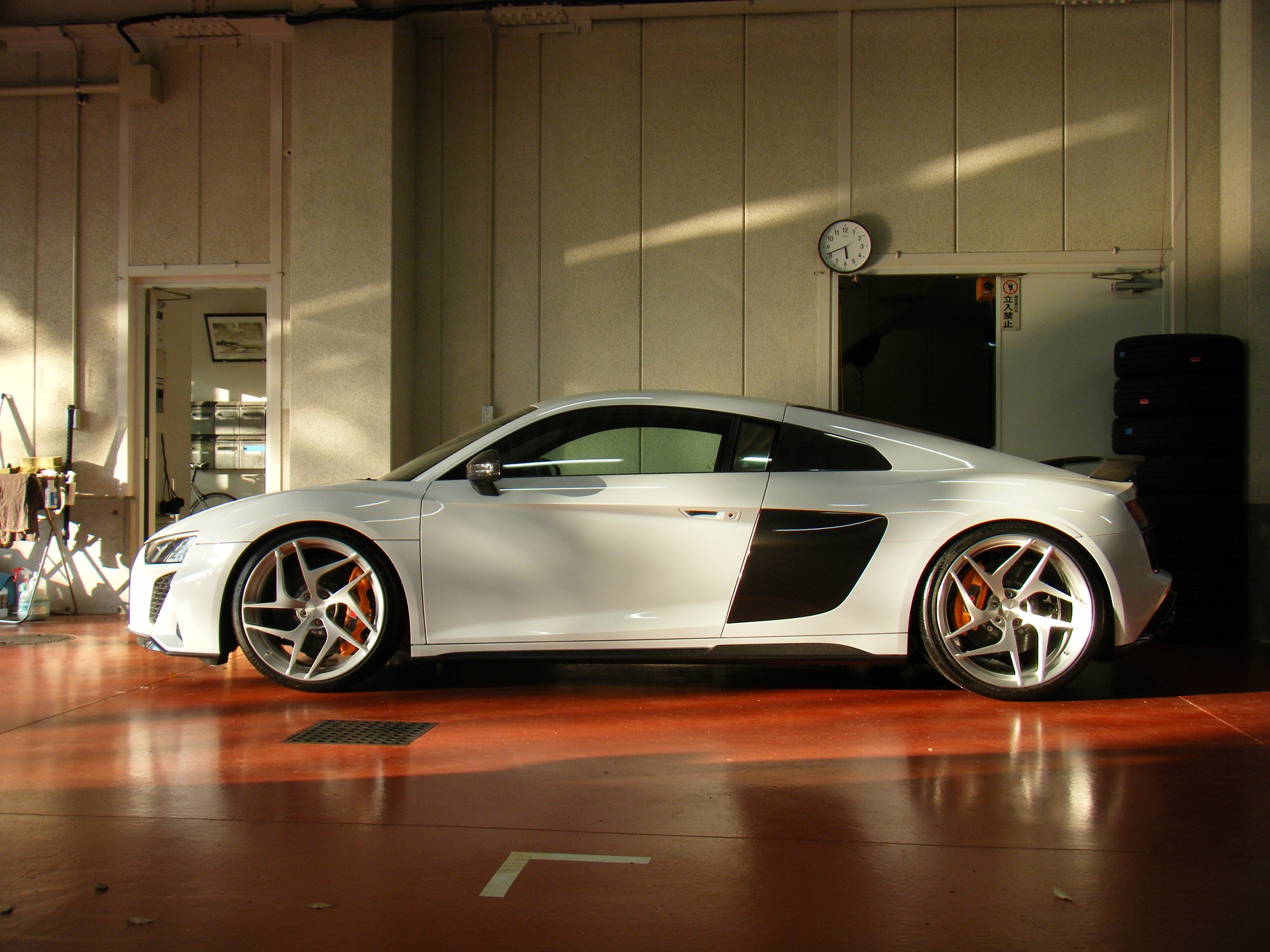 AUDI R8（4S）FORGE TECH 20＆21ホイール装着 | 広島の自動車整備・タイヤ交換・タイヤ預かりは「S.A」